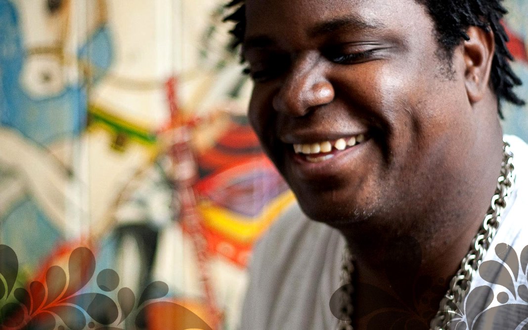 Marcelinho Moreira e o grupo Samba do Leblon no Quiosque Lagoa Roots ...